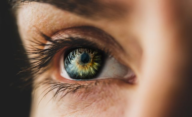 Wylew w oku ️ objawy wylewu krwi do oka